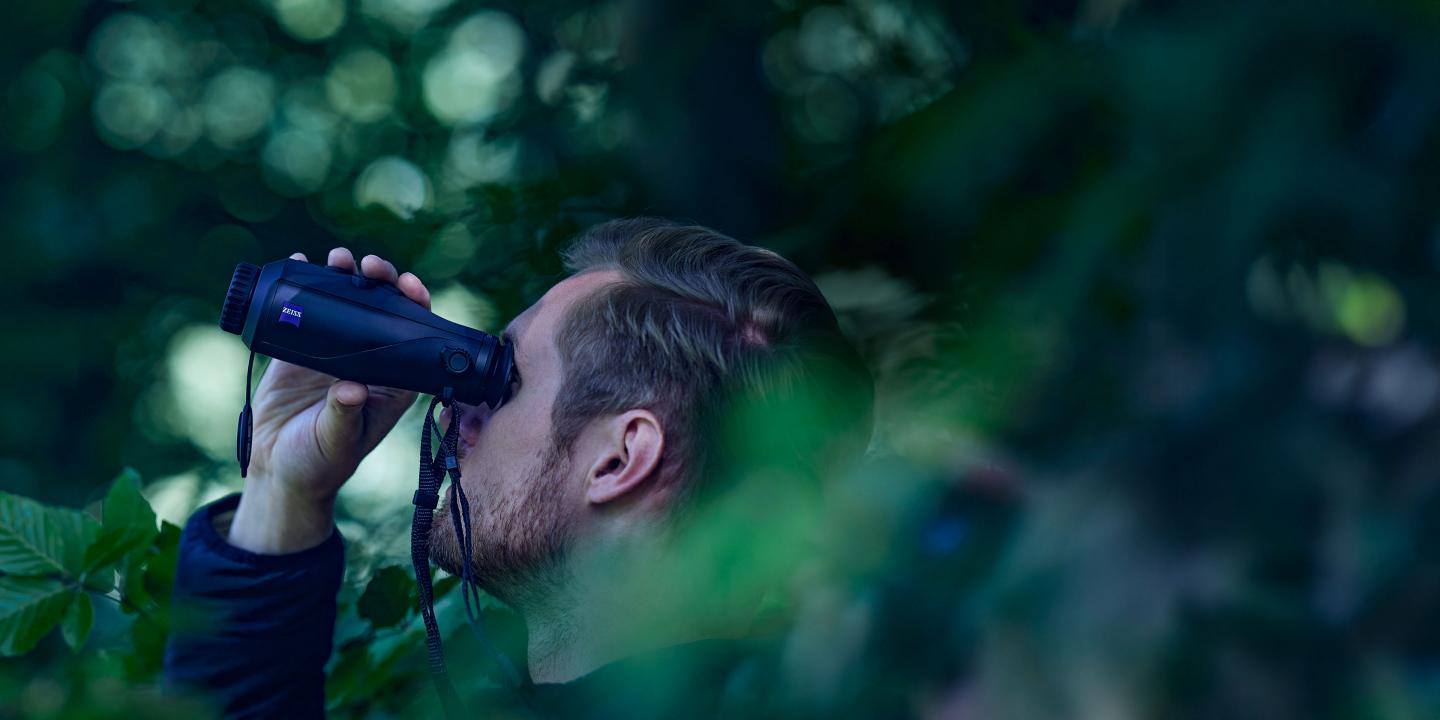 ZEISS DTI 1 | For curious night owls. Light and compact observation.